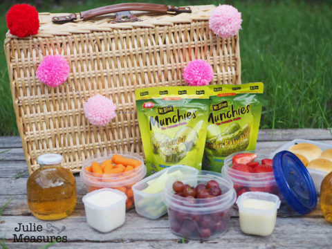 Packing The Perfect Picnic Basket - Julie Measures